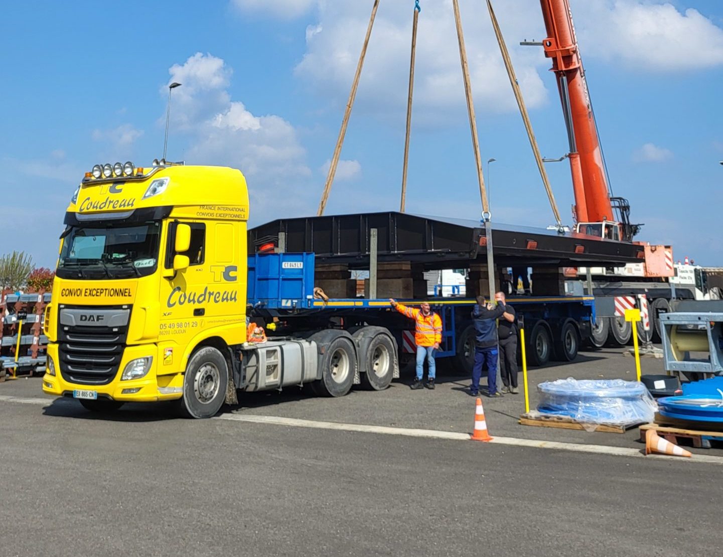 AN EXTRAORDINARY TRANSPORT From Charente to Lorraine - Groupe Rouby